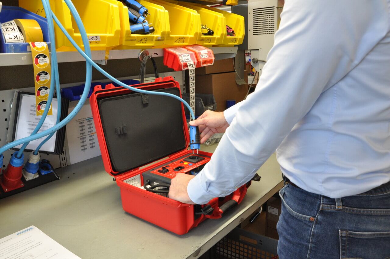 Neue Prüfgrundlage für die DGUV V3-Prüfung | Elektron Berlin